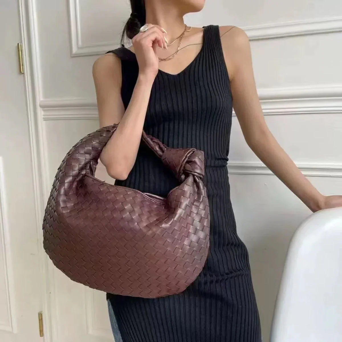 The Ultimate Guide to the Woven Hobo Bag – OUNAMEI